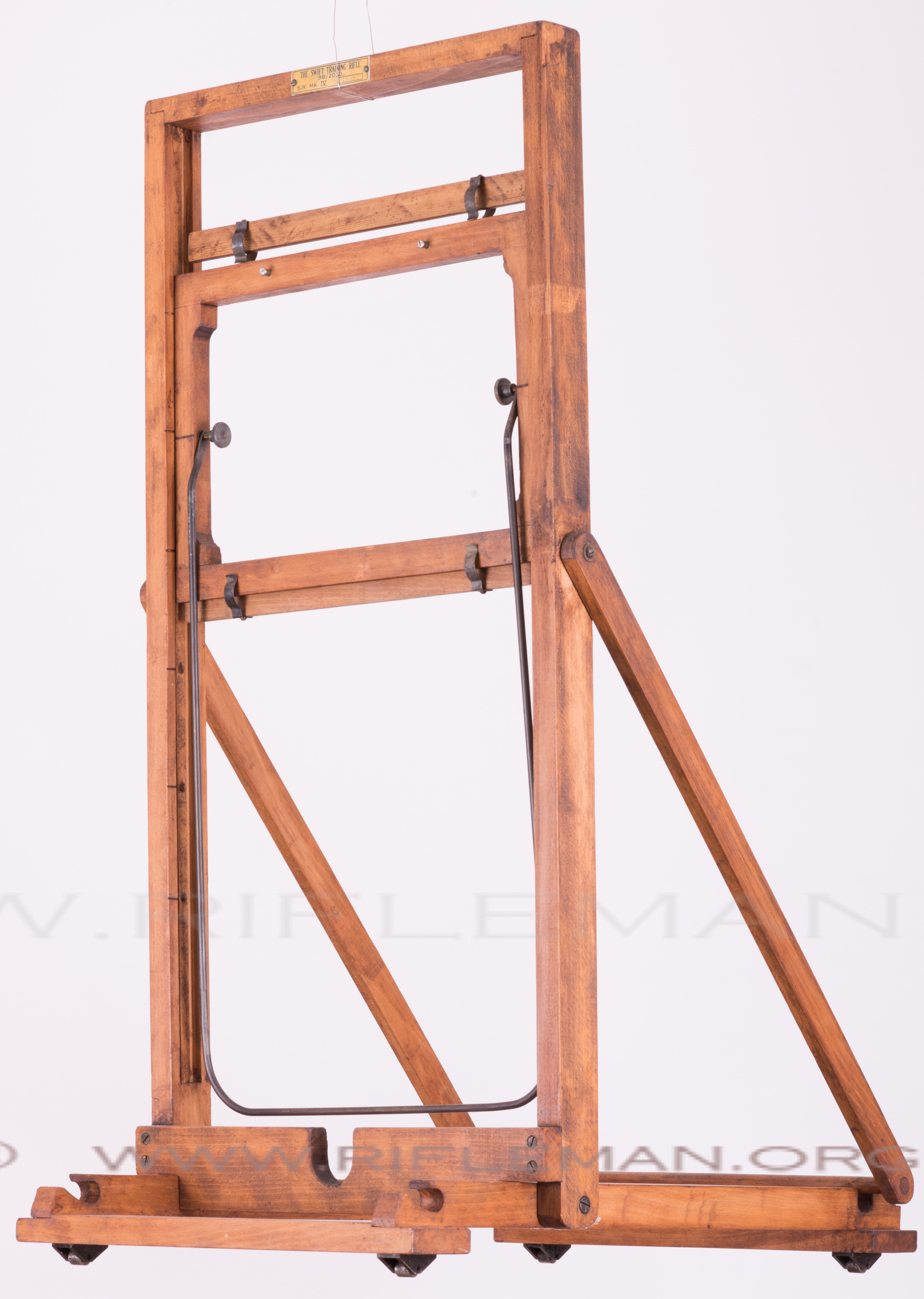 The Swift training rifle late model of target frame
